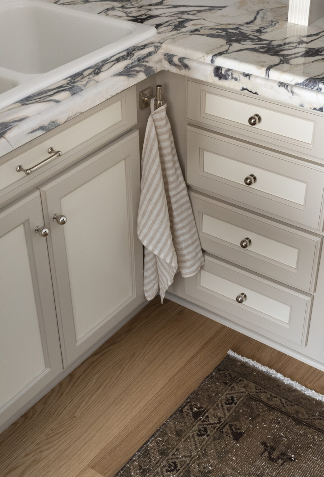 Overlay vs Inset Cabinets: What’s Best for Your Kitchen Renovation